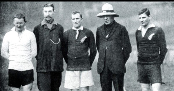 Dally Messenger: The Master | Roosters