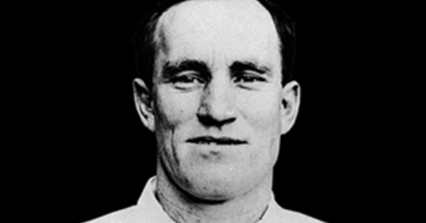 Dally Messenger | History